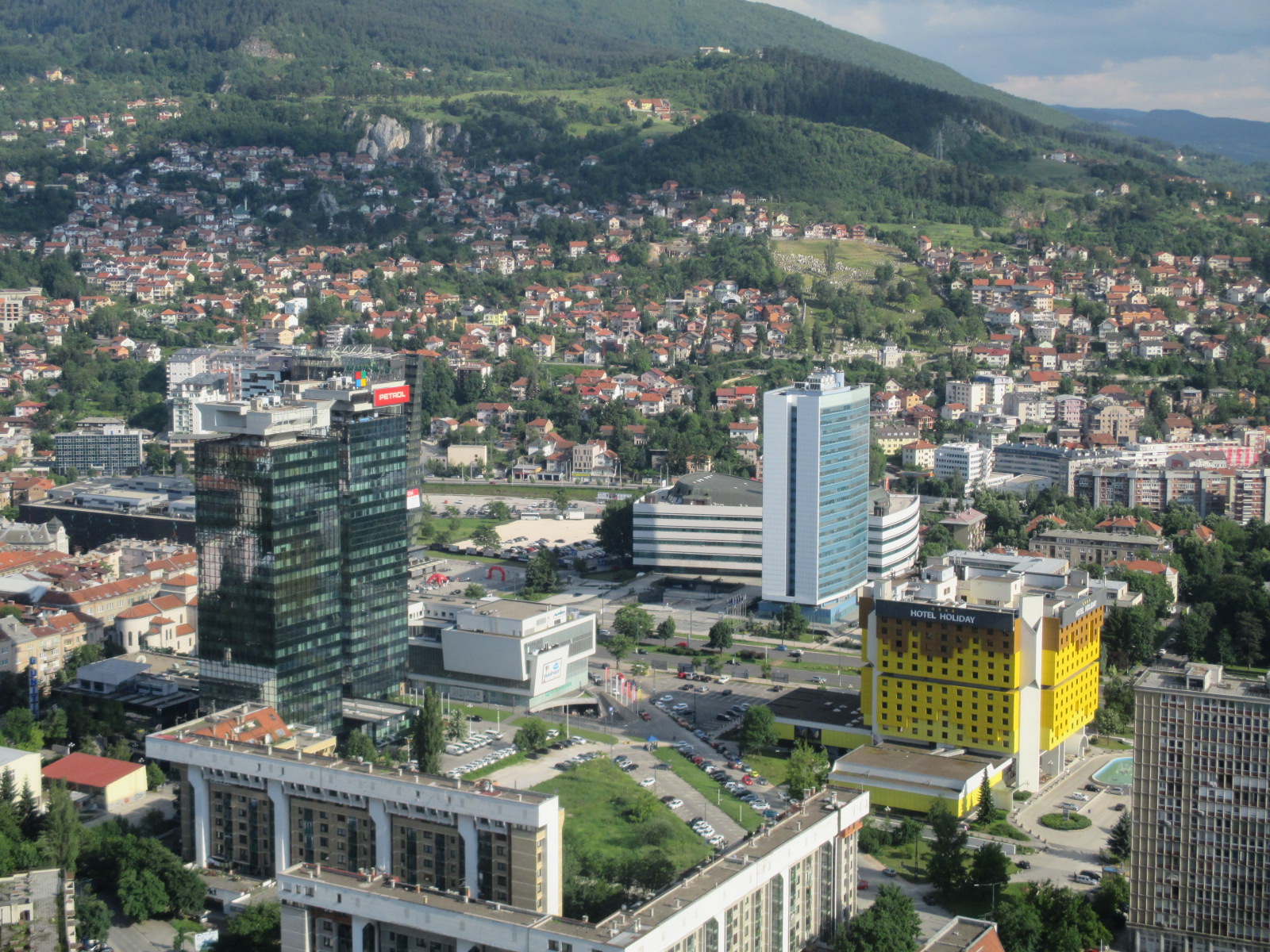 Небоскрёб Avaz Twist Tower — Путеводитель по Боснии и Герцеговине